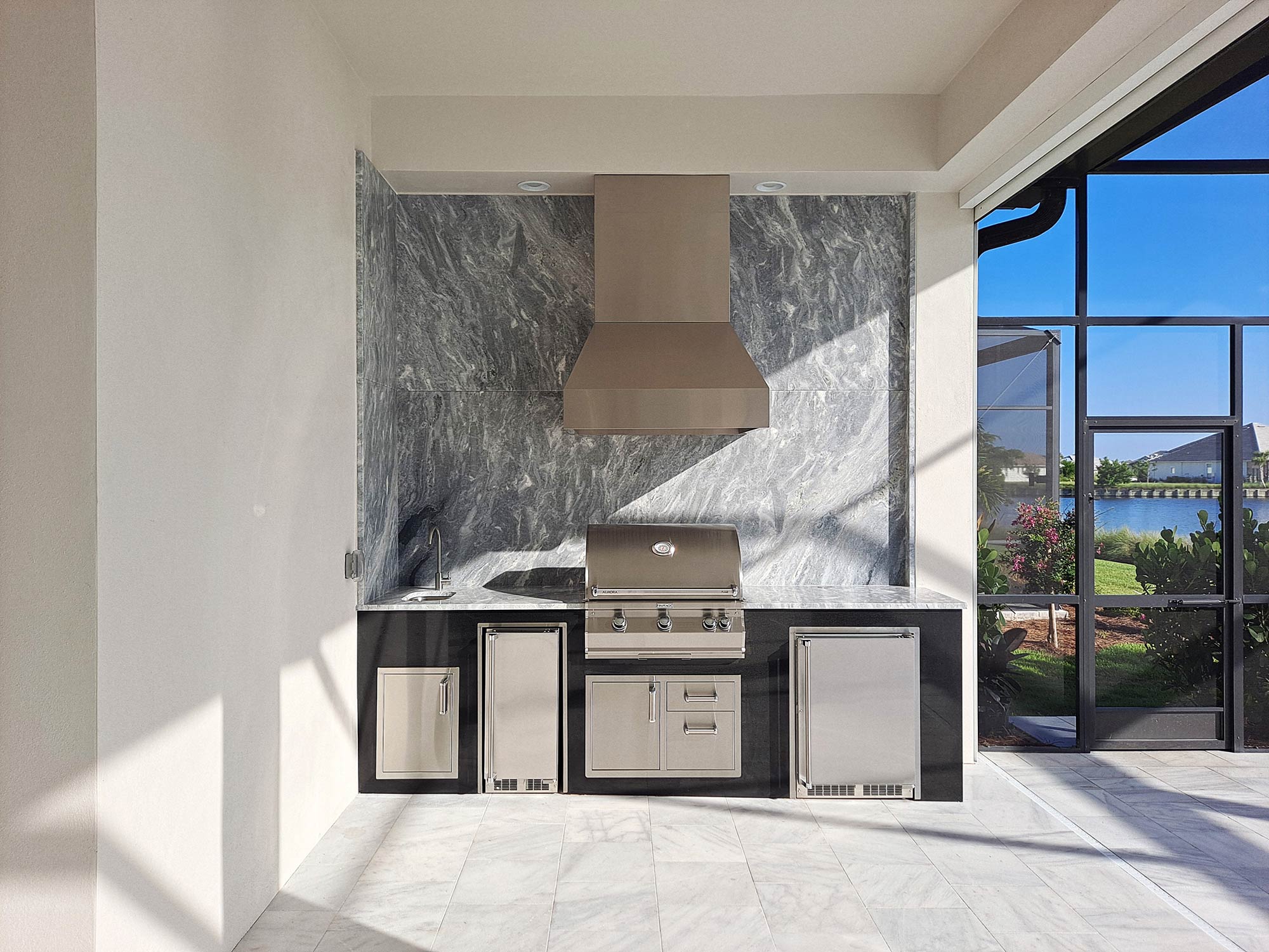 Luxurious Marble Sanctuary - Smoky Stone