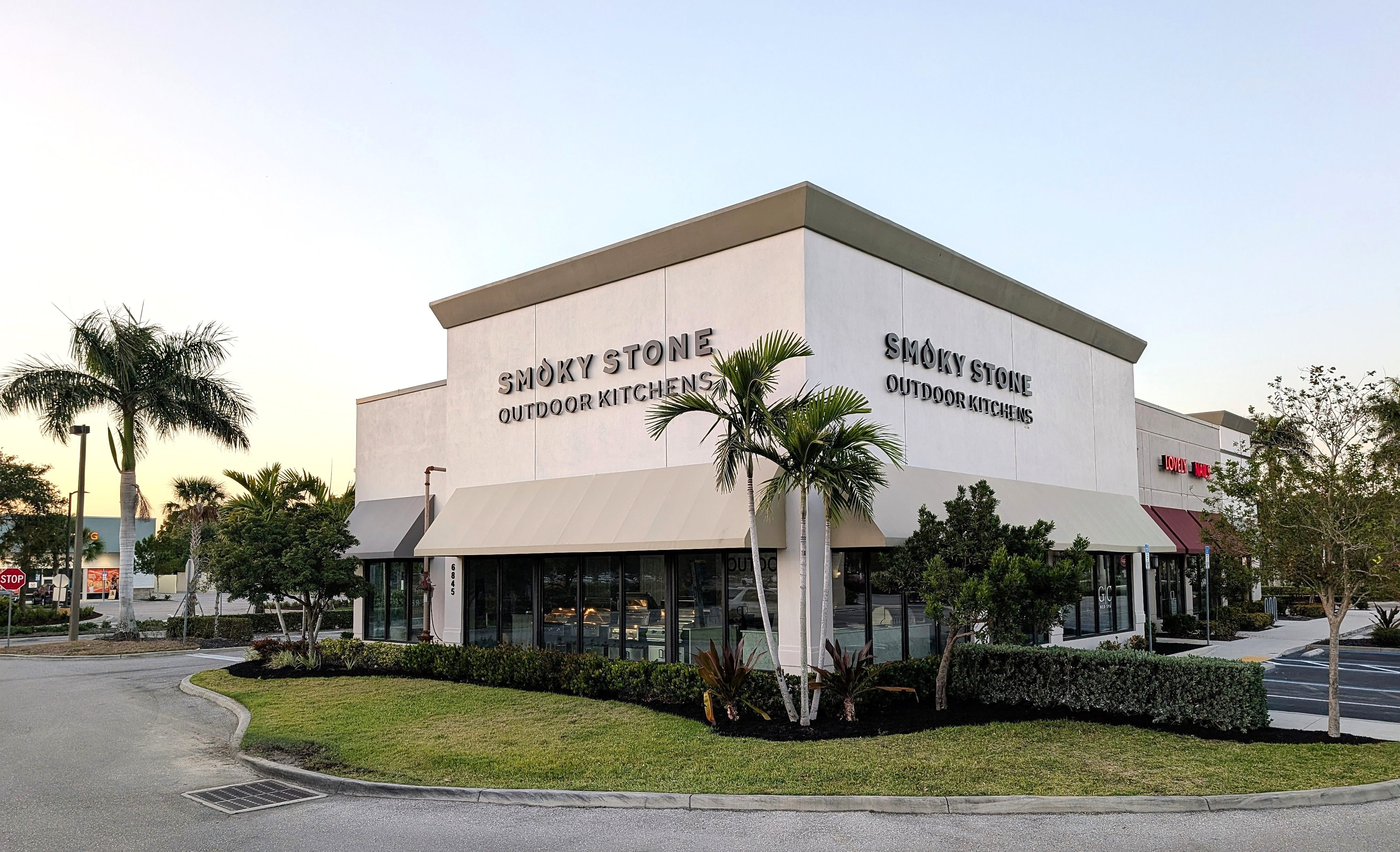 BEST Outdoor Kitchen and Grills Naples FL | Smoky Stone